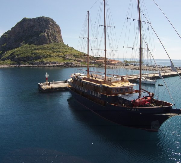 GALILEO Yacht Charter Details, Piraeus | CHARTERWORLD Luxury Superyachts